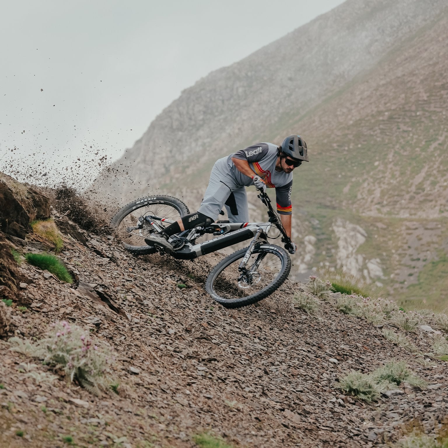 Intense Ebikes | High Performance E-Mountain Bikes – INTENSE LLC